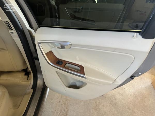 Volvo XC60 2015 Klaipėda, ar dzinēja tilpumu 3.00 L un nobraukumu 250 tūkst. km par 3600 €, foto 10 vietnē AUTOMOTO.COM.LV