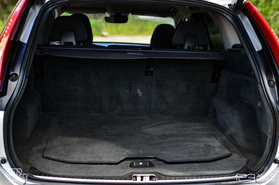 Volvo XC60 2015 Kretinga, ar dzinēja tilpumu 2.00 L un nobraukumu 262 tūkst. km par 12250 €, foto 10 vietnē AUTOMOTO.COM.LV