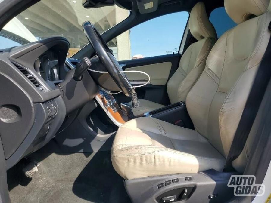 Volvo XC60 2015 Vilkaviškis, ar dzinēja tilpumu 2.00 L un nobraukumu 318 tūkst. km par 6200 €, foto 8 vietnē AUTOMOTO.COM.LV