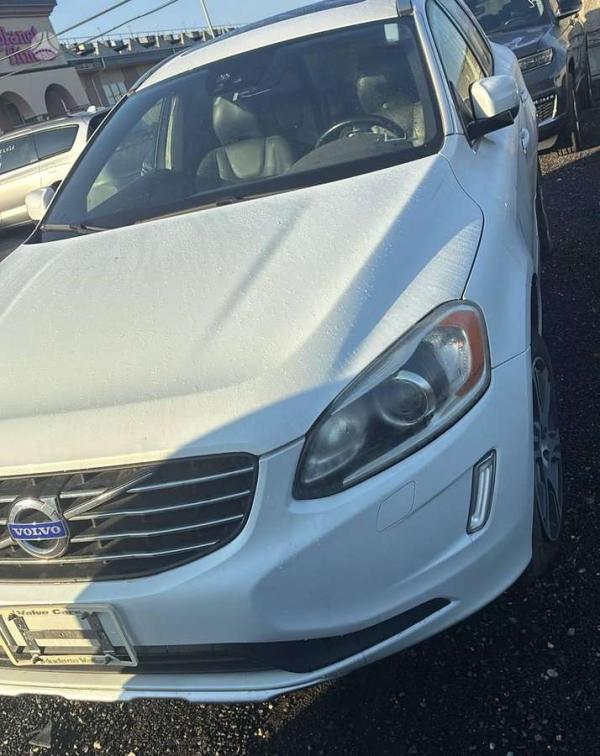 Volvo XC60 2015 in Siauliai, with an engine capacity of 2.95 L and mileage of 182 thousand km for 9500 €, photo 2 on AUTOMOTO.COM.LV
