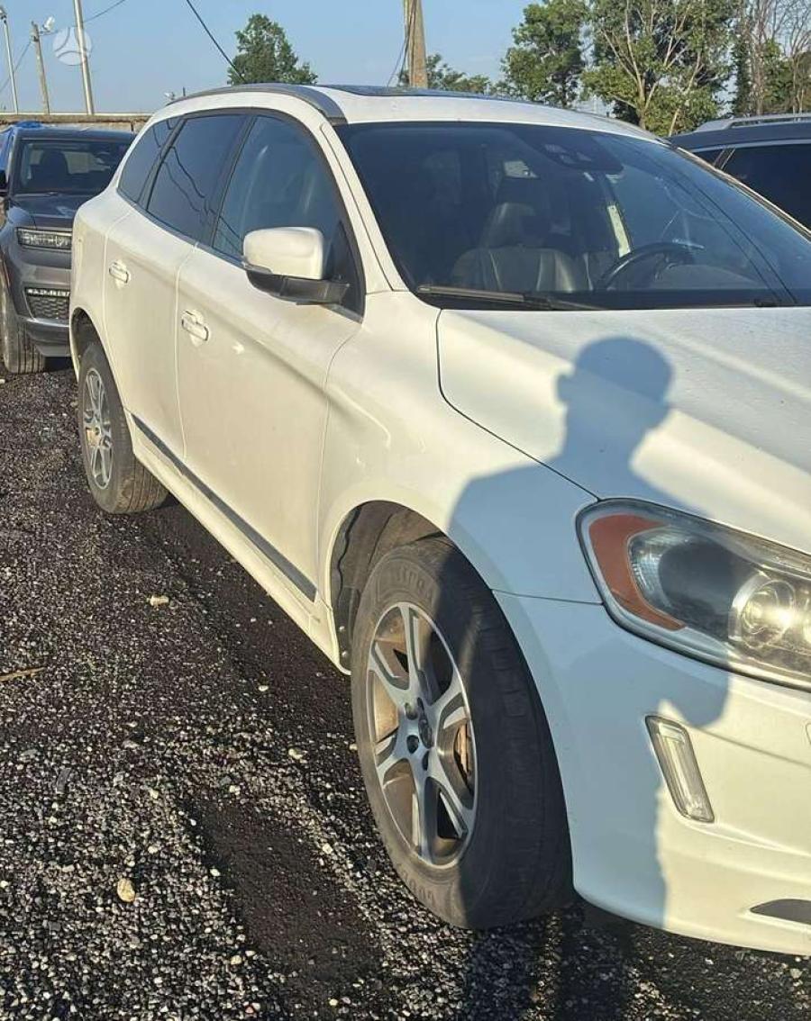 Volvo XC60 2015 Šauļi, ar dzinēja tilpumu 2.95 L un nobraukumu 182 tūkst. km par 9500 €, foto 4 vietnē AUTOMOTO.COM.LV