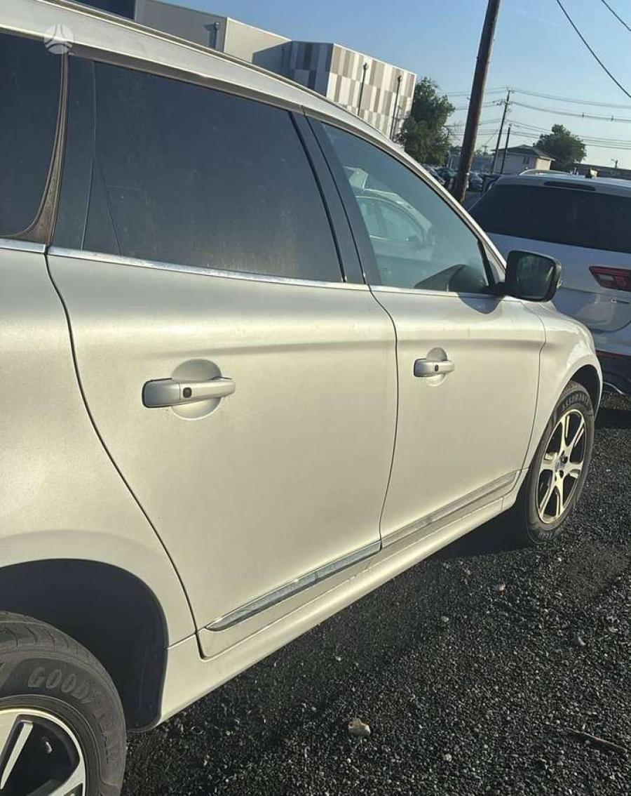 Volvo XC60 2015 Šauļi, ar dzinēja tilpumu 2.95 L un nobraukumu 182 tūkst. km par 9500 €, foto 7 vietnē AUTOMOTO.COM.LV
