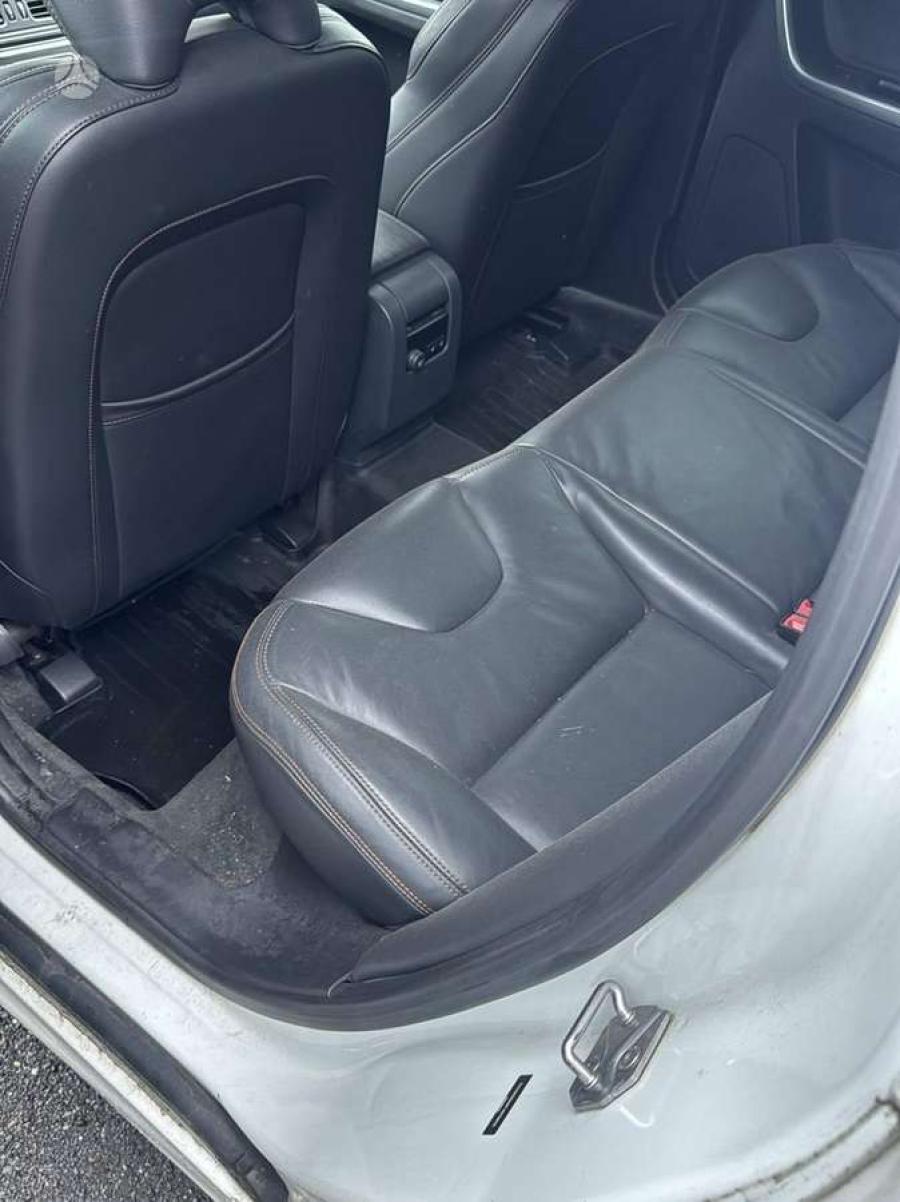 Volvo XC60 2015 Šauļi, ar dzinēja tilpumu 2.95 L un nobraukumu 182 tūkst. km par 9500 €, foto 14 vietnē AUTOMOTO.COM.LV