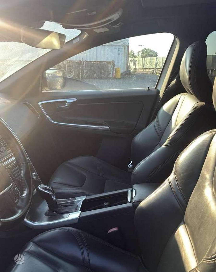 Volvo XC60 2015 Šauļi, ar dzinēja tilpumu 2.95 L un nobraukumu 182 tūkst. km par 9500 €, foto 15 vietnē AUTOMOTO.COM.LV