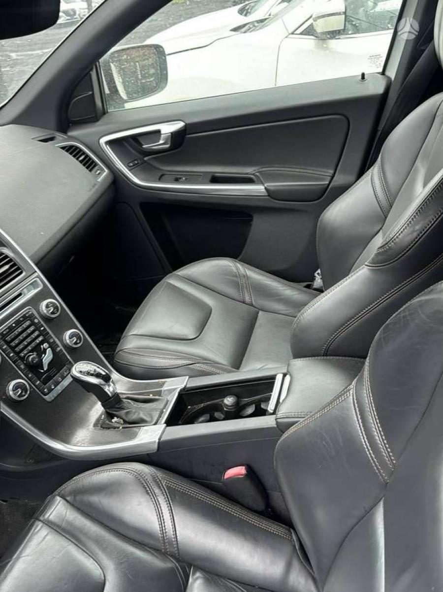 Volvo XC60 2015 Šauļi, ar dzinēja tilpumu 2.95 L un nobraukumu 182 tūkst. km par 9500 €, foto 17 vietnē AUTOMOTO.COM.LV