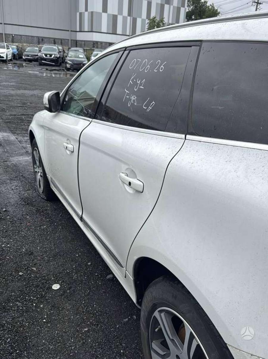 Volvo XC60 2015 Šauļi, ar dzinēja tilpumu 2.95 L un nobraukumu 182 tūkst. km par 9500 €, foto 25 vietnē AUTOMOTO.COM.LV