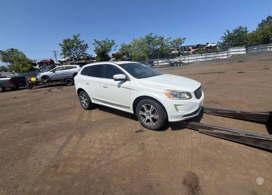 Volvo XC60 2015 Šauļi, ar dzinēja tilpumu 2.95 L un nobraukumu 182 tūkst. km par 9500 €, foto 27 vietnē AUTOMOTO.COM.LV