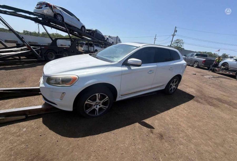 Volvo XC60 2015 Šauļi, ar dzinēja tilpumu 2.95 L un nobraukumu 182 tūkst. km par 9500 €, foto 28 vietnē AUTOMOTO.COM.LV
