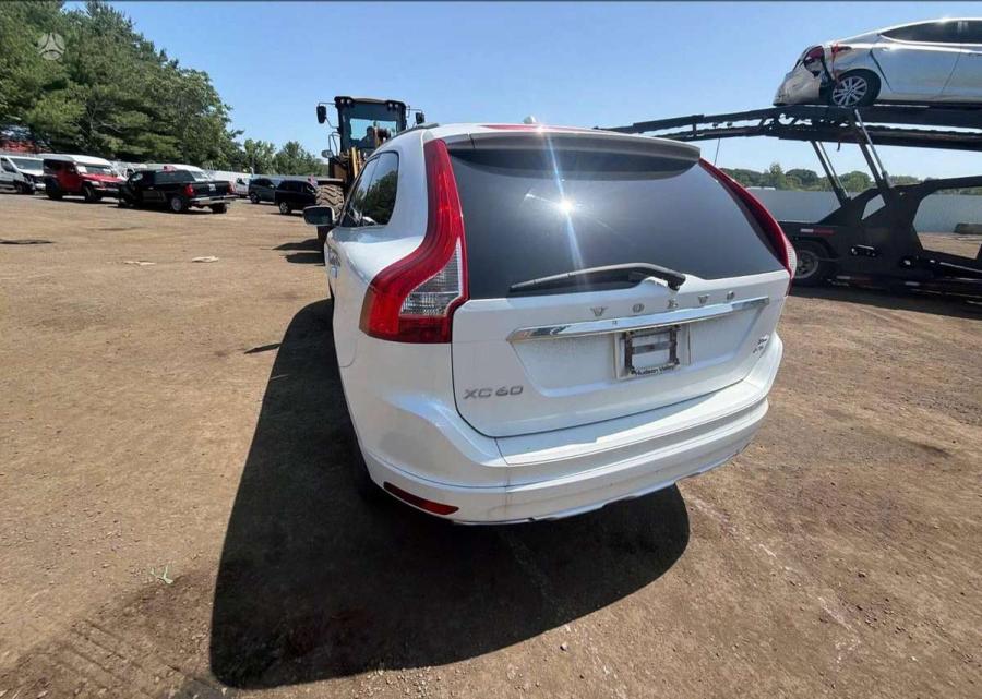 Volvo XC60 2015 Šauļi, ar dzinēja tilpumu 2.95 L un nobraukumu 182 tūkst. km par 9500 €, foto 30 vietnē AUTOMOTO.COM.LV