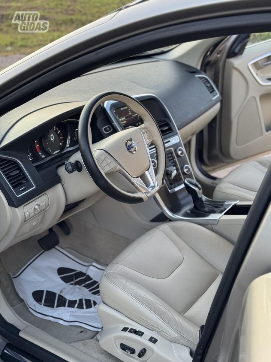 Volvo XC60 2015 in Alytus, with an engine capacity of 2.00 L and mileage of 222 thousand km for 11600 €, photo 15 on AUTOMOTO.COM.LV