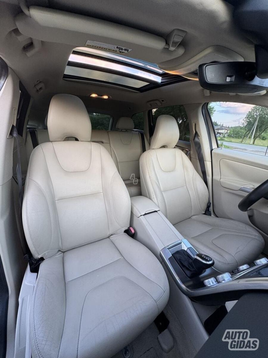 Volvo XC60 2015 in Alytus, with an engine capacity of 2.00 L and mileage of 222 thousand km for 11600 €, photo 19 on AUTOMOTO.COM.LV