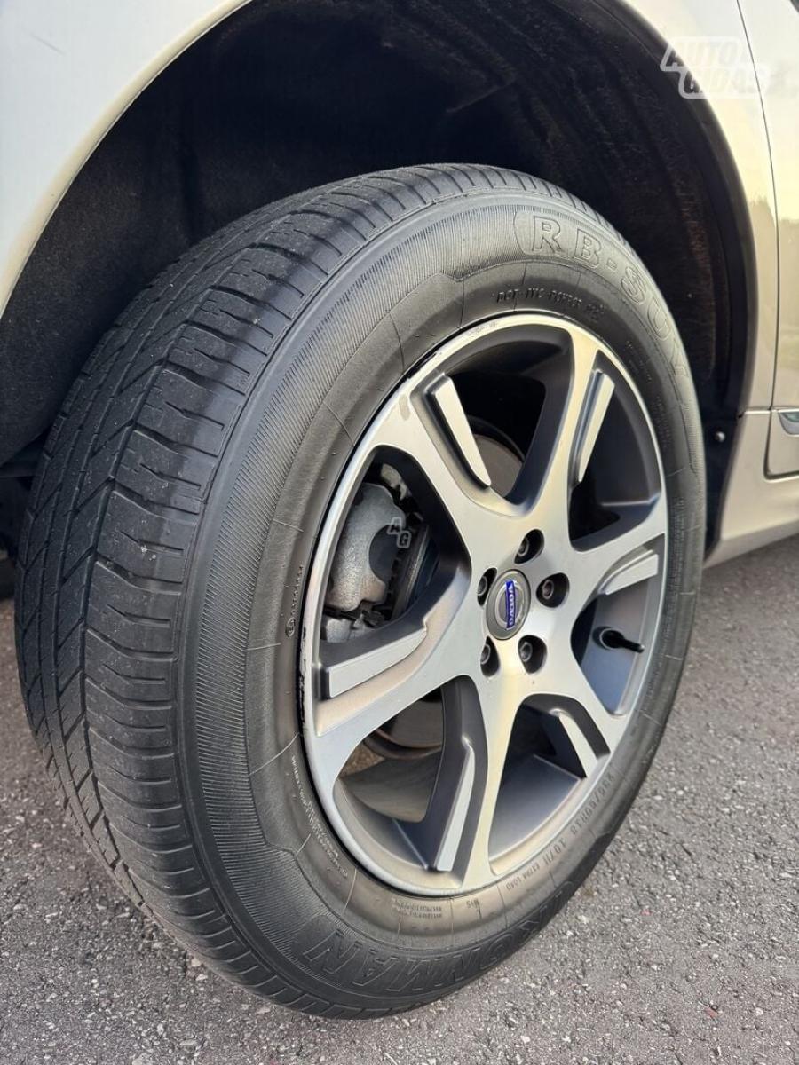 Volvo XC60 2015 in Alytus, with an engine capacity of 2.00 L and mileage of 222 thousand km for 11600 €, photo 21 on AUTOMOTO.COM.LV