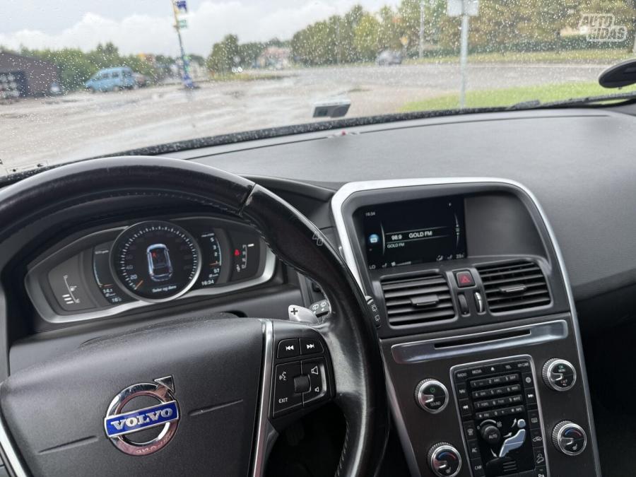 Volvo XC60 2015 Ukmergė, ar dzinēja tilpumu 2.40 L un nobraukumu 330 tūkst. km par 9300 €, foto 10 vietnē AUTOMOTO.COM.LV