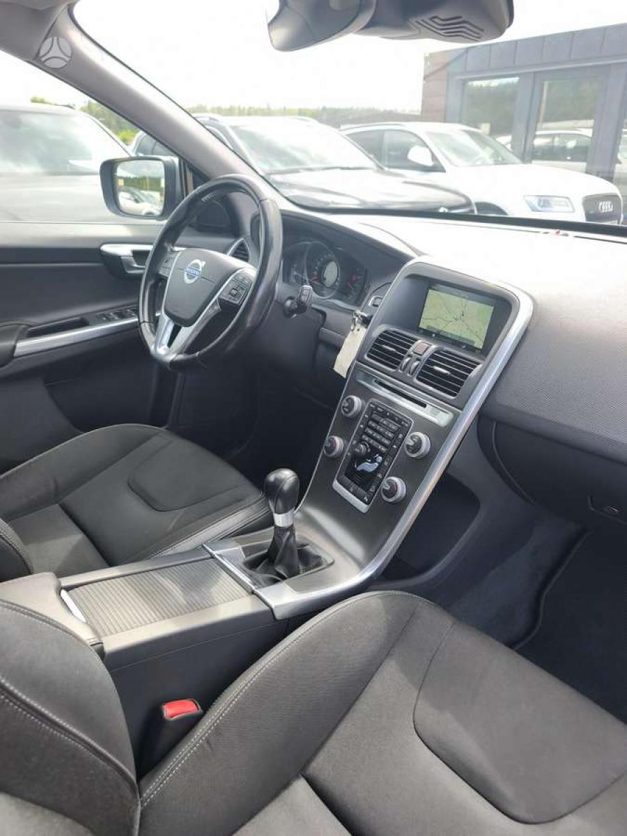 Volvo XC60 2015 Viļņa, ar dzinēja tilpumu 2.40 L un nobraukumu 244 tūkst. km par 11850 €, foto 12 vietnē AUTOMOTO.COM.LV