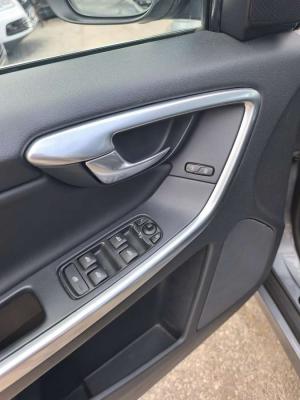 Volvo XC60 2015 Viļņa, ar dzinēja tilpumu 2.40 L un nobraukumu 244 tūkst. km par 11850 €, foto 14 vietnē AUTOMOTO.COM.LV