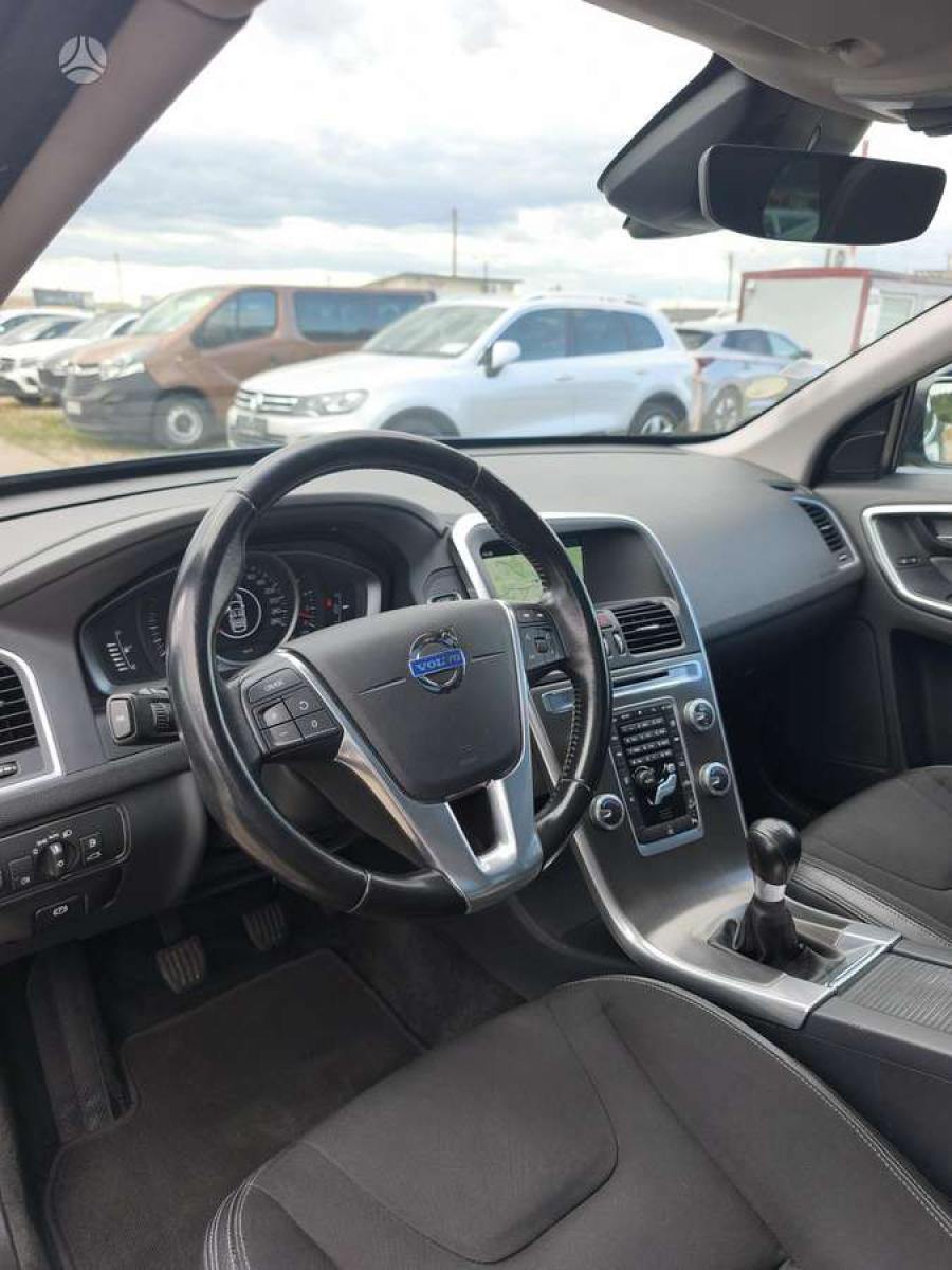 Volvo XC60 2015 Viļņa, ar dzinēja tilpumu 2.40 L un nobraukumu 244 tūkst. km par 11850 €, foto 17 vietnē AUTOMOTO.COM.LV
