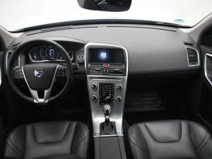 Volvo XC60 2016 in Vilnius, with an engine capacity of 2.00 L and mileage of 220 thousand km for 15599 €, photo 3 on AUTOMOTO.COM.LV