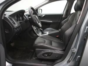 Volvo XC60 2016 in Vilnius, with an engine capacity of 2.00 L and mileage of 220 thousand km for 15599 €, photo 5 on AUTOMOTO.COM.LV
