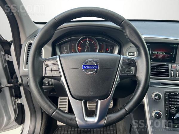 Volvo XC60 2016 Rīga, ar dzinēja tilpumu 2.00 L un nobraukumu 324 tūkst. km par 9790 €, foto 10 vietnē AUTOMOTO.COM.LV