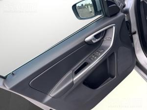Volvo XC60 2016 Rīga, ar dzinēja tilpumu 2.00 L un nobraukumu 324 tūkst. km par 9790 €, foto 13 vietnē AUTOMOTO.COM.LV