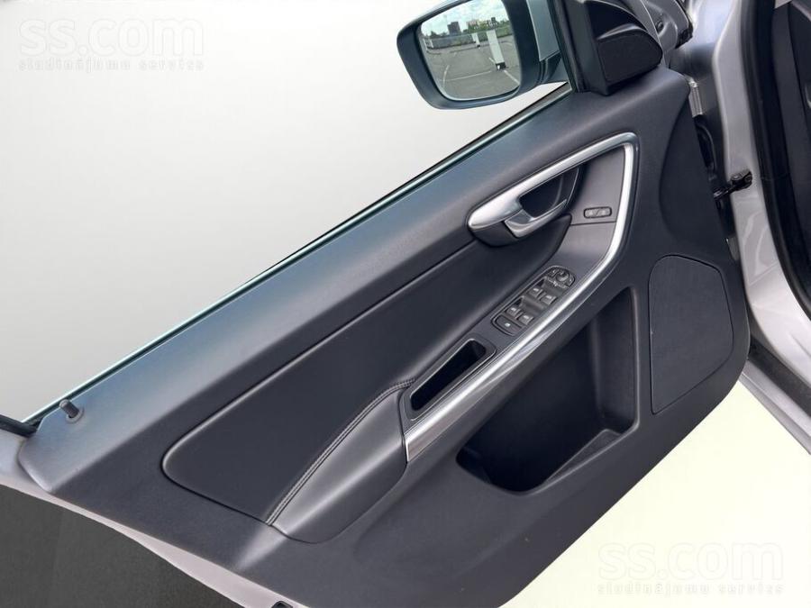 Volvo XC60 2016 Rīga, ar dzinēja tilpumu 2.00 L un nobraukumu 324 tūkst. km par 9790 €, foto 13 vietnē AUTOMOTO.COM.LV