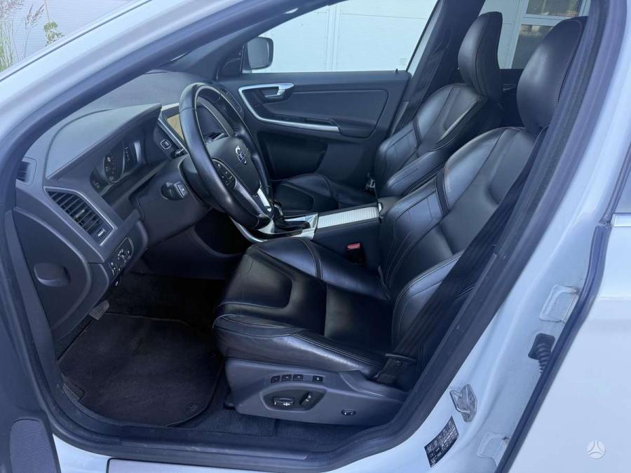 Volvo XC60 2016 Viļņa, ar dzinēja tilpumu 2.40 L un nobraukumu 250 tūkst. km par 14900 €, foto 13 vietnē AUTOMOTO.COM.LV