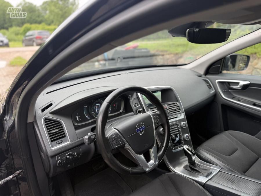 Volvo XC60 2016 in Utena, with an engine capacity of 2.00 L and mileage of 320 thousand km for 10600 €, photo 11 on AUTOMOTO.COM.LV