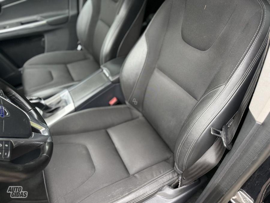 Volvo XC60 2016 in Utena, with an engine capacity of 2.00 L and mileage of 320 thousand km for 10600 €, photo 14 on AUTOMOTO.COM.LV