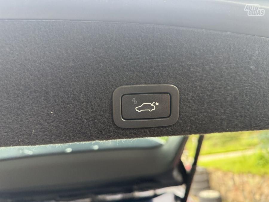 Volvo XC60 2016 in Utena, with an engine capacity of 2.00 L and mileage of 320 thousand km for 10600 €, photo 17 on AUTOMOTO.COM.LV