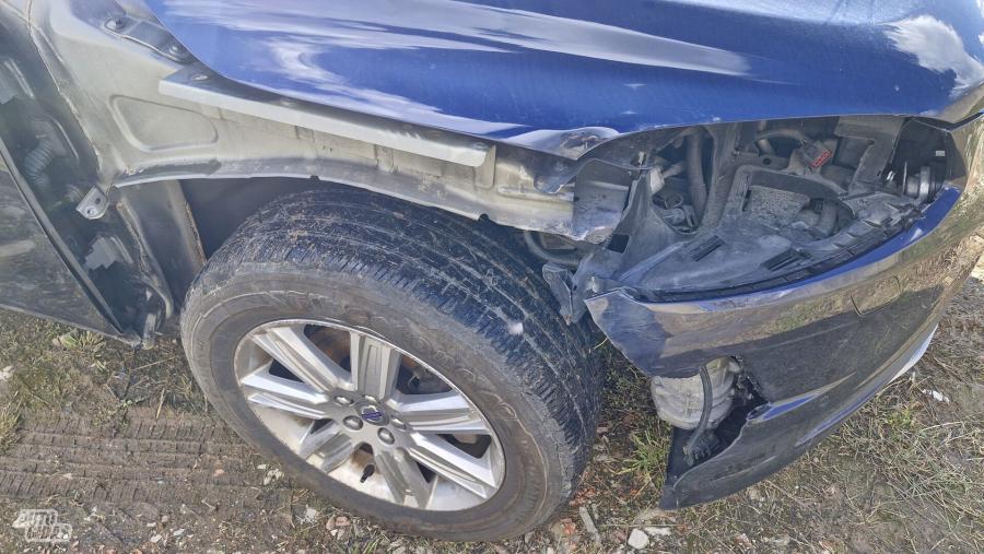 Volvo XC60 2016 in Kaunas, with an engine capacity of 3.00 L and mileage of 339 thousand km for 5000 €, photo 10 on AUTOMOTO.COM.LV