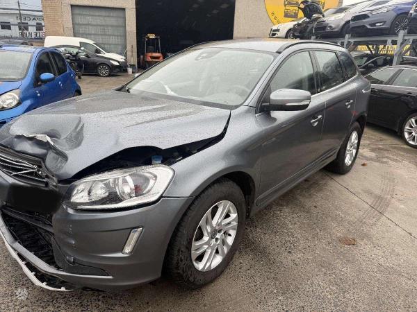 Volvo XC60 2017 Viļņa, ar dzinēja tilpumu 2.40 L un nobraukumu 300 tūkst. km par 7300 €, foto 2 vietnē AUTOMOTO.COM.LV