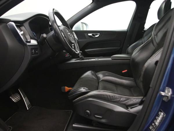 Volvo XC60 2017 in Vilnius, with an engine capacity of 2.00 L and mileage of 282 thousand km for 19999 €, photo 4 on AUTOMOTO.COM.LV