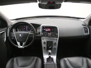 Volvo XC60 2017 in Vilnius, with an engine capacity of 2.00 L and mileage of 207 thousand km for 16899 €, photo 3 on AUTOMOTO.COM.LV