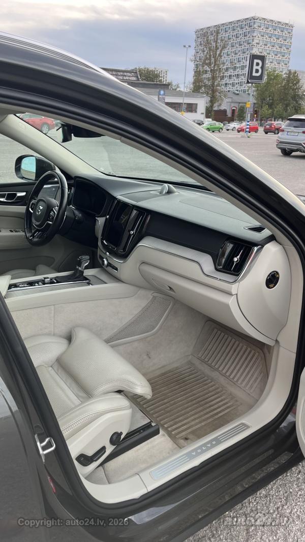 Volvo XC60 2017 Tallina, ar dzinēja tilpumu 2.00 L un nobraukumu 259 tūkst. km par 18900 €, foto 8 vietnē AUTOMOTO.COM.LV