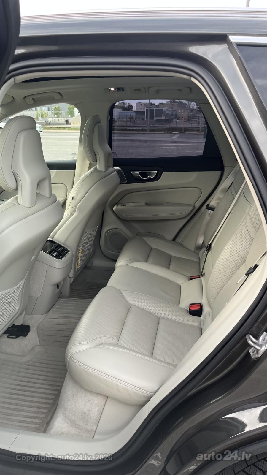 Volvo XC60 2017 Tallina, ar dzinēja tilpumu 2.00 L un nobraukumu 259 tūkst. km par 18900 €, foto 16 vietnē AUTOMOTO.COM.LV