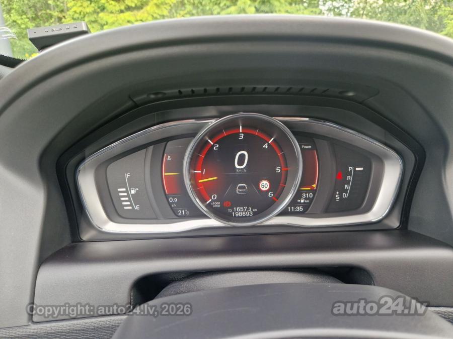 Volvo XC60 2017 in Tallinn, with an engine capacity of 2.40 L and mileage of 200 thousand km for 16499 €, photo 7 on AUTOMOTO.COM.LV
