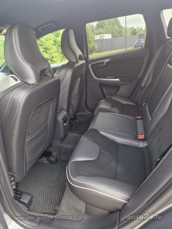 Volvo XC60 2017 in Tallinn, with an engine capacity of 2.40 L and mileage of 200 thousand km for 16499 €, photo 9 on AUTOMOTO.COM.LV