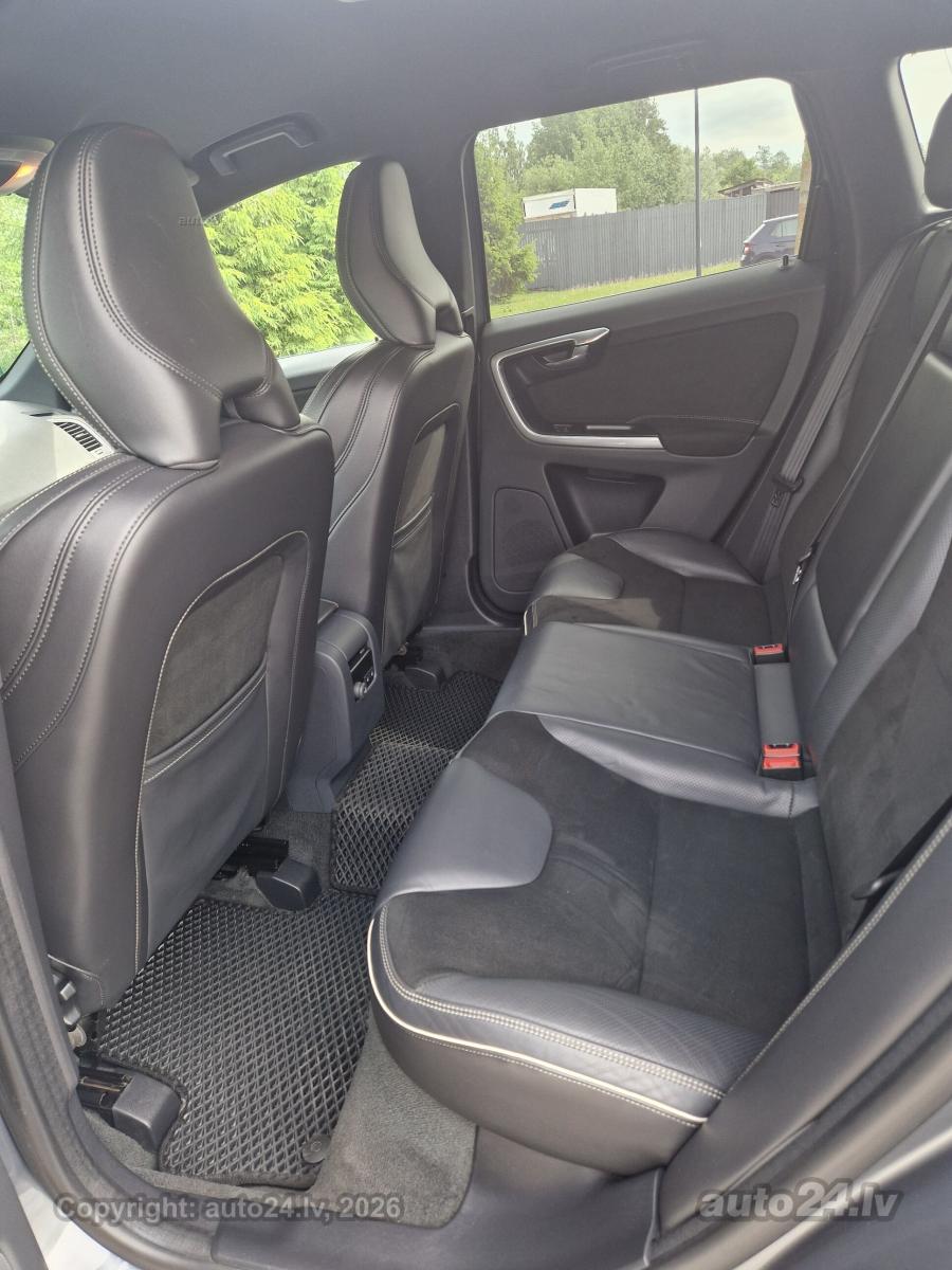 Volvo XC60 2017 in Tallinn, with an engine capacity of 2.40 L and mileage of 200 thousand km for 16499 €, photo 10 on AUTOMOTO.COM.LV