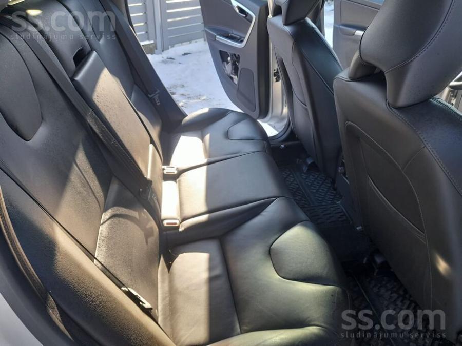 Volvo XC60 2017 Rīga, ar dzinēja tilpumu 2.00 L un nobraukumu 274 tūkst. km par 15000 €, foto 16 vietnē AUTOMOTO.COM.LV