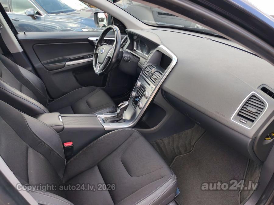 Volvo XC60 2017 in Tallinn, with an engine capacity of 2.40 L and mileage of 170 thousand km for 14999 €, photo 16 on AUTOMOTO.COM.LV