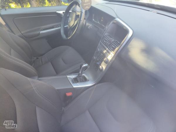 Volvo XC60 2017 in Kaunas, with an engine capacity of 2.00 L and mileage of 266 thousand km for 12500 €, photo 6 on AUTOMOTO.COM.LV