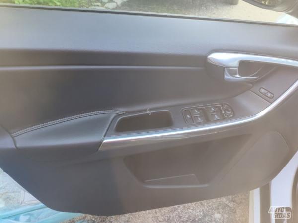 Volvo XC60 2017 in Kaunas, with an engine capacity of 2.00 L and mileage of 266 thousand km for 12500 €, photo 8 on AUTOMOTO.COM.LV