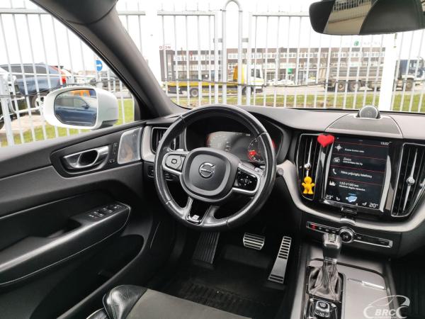 Volvo XC60 2018 in Klaipeda, with an engine capacity of 1.97 L and mileage of 153 thousand km for 22500 €, photo 2 on AUTOMOTO.COM.LV