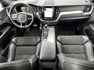 Volvo XC60 2018 in Vilnius, with an engine capacity of 2.00 L and mileage of 199 thousand km for 22450 €, photo 4 on AUTOMOTO.COM.LV