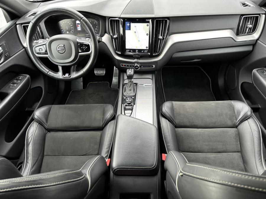 Volvo XC60 2018 in Vilnius, with an engine capacity of 2.00 L and mileage of 199 thousand km for 22450 €, photo 4 on AUTOMOTO.COM.LV