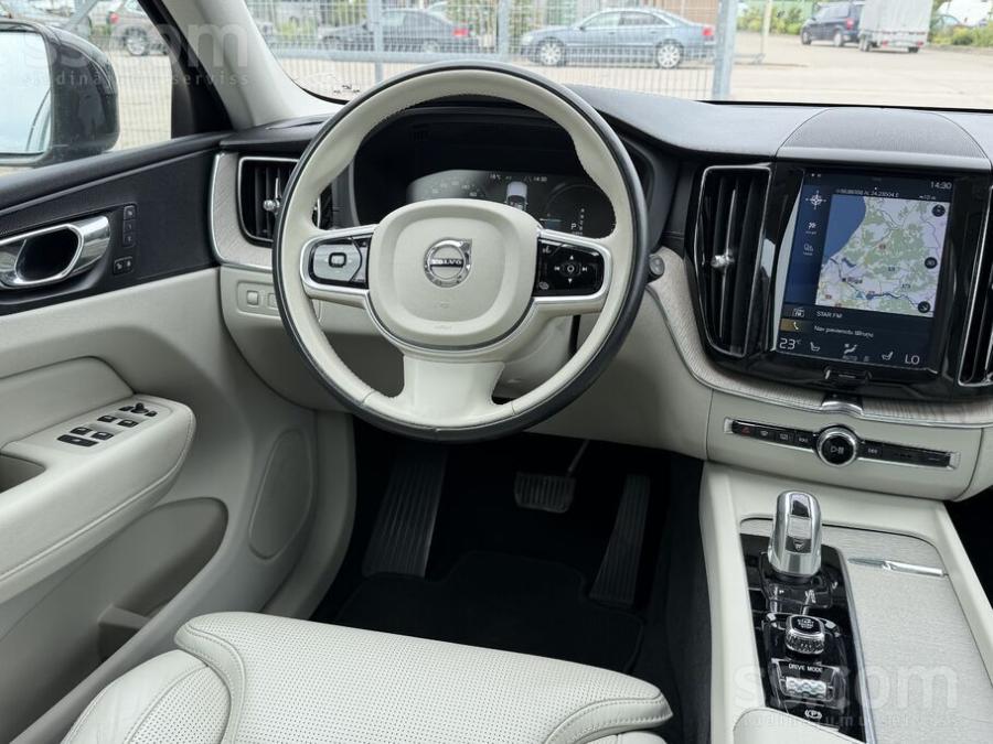 Volvo XC60 2018 in Riga, with an engine capacity of 2.00 L and mileage of 176 thousand km for 24500 €, photo 8 on AUTOMOTO.COM.LV