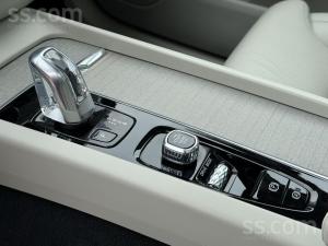Volvo XC60 2018 in Riga, with an engine capacity of 2.00 L and mileage of 176 thousand km for 24500 €, photo 15 on AUTOMOTO.COM.LV