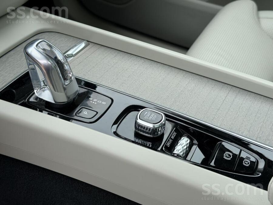 Volvo XC60 2018 in Riga, with an engine capacity of 2.00 L and mileage of 176 thousand km for 24500 €, photo 15 on AUTOMOTO.COM.LV