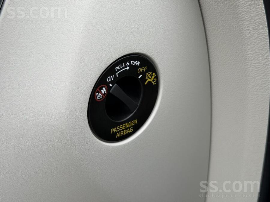 Volvo XC60 2018 in Riga, with an engine capacity of 2.00 L and mileage of 176 thousand km for 24500 €, photo 17 on AUTOMOTO.COM.LV