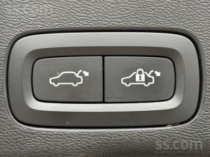Volvo XC60 2018 in Riga, with an engine capacity of 2.00 L and mileage of 176 thousand km for 24500 €, photo 21 on AUTOMOTO.COM.LV